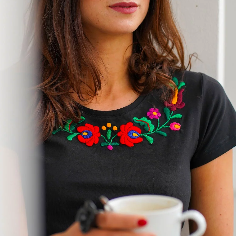 matyodesign hand-embroidered T-shirt with matyó pattern – Impact Box